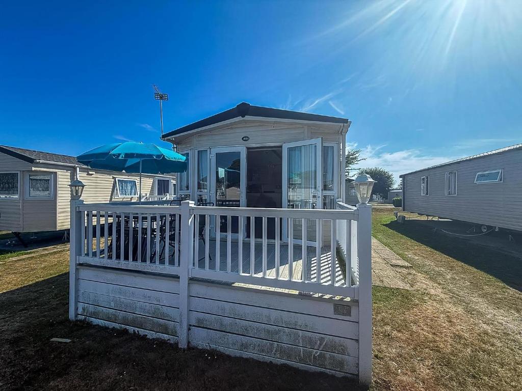 Lovely Caravan With Decking At Cherry Tree Holiday Park In Norfolk Ref ...