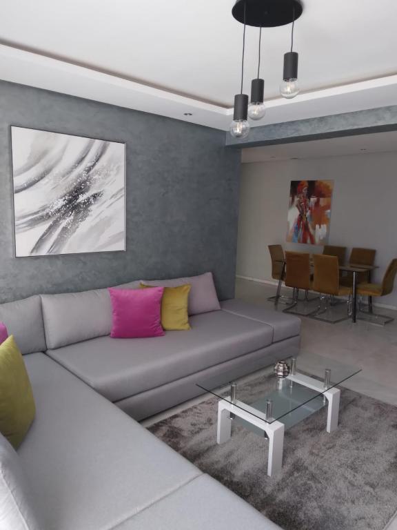 Cosy Apartment Prestigia Hay Ryad 2CH Salon 2 SDB, Rabat (preços ...