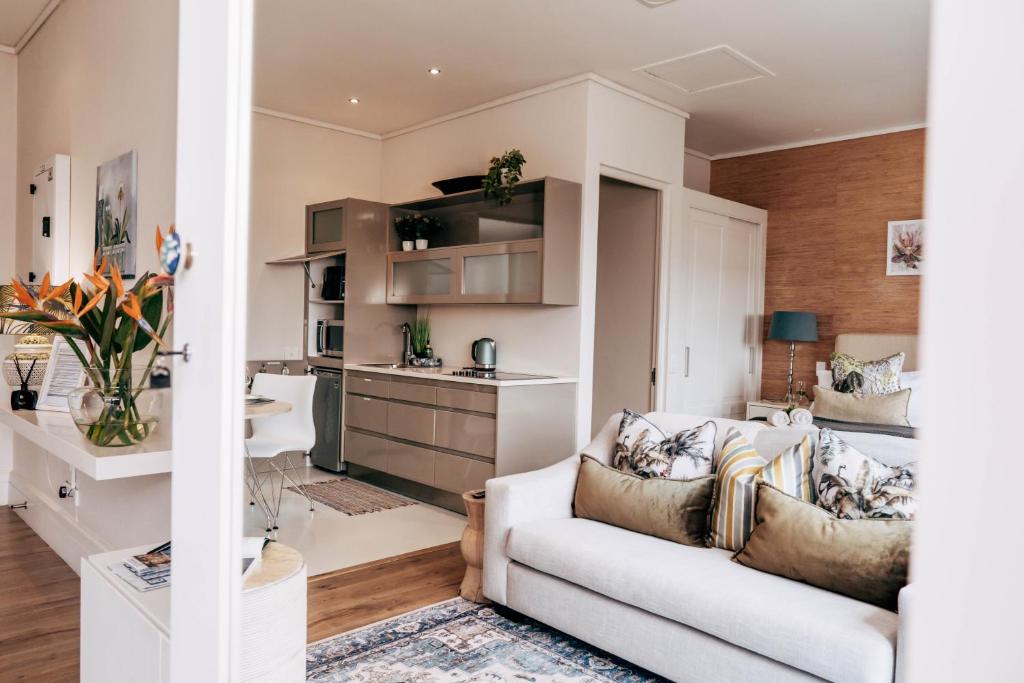 the-gallery-luxury-apartment-209-knysna-waterfront-stay-knysna