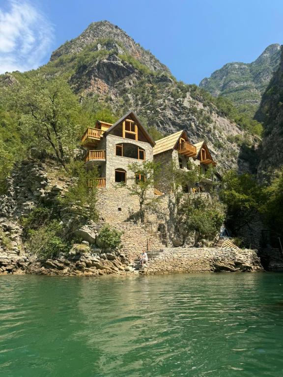 Te Konaku, Komani Lake, Koman (updated prices 2026)