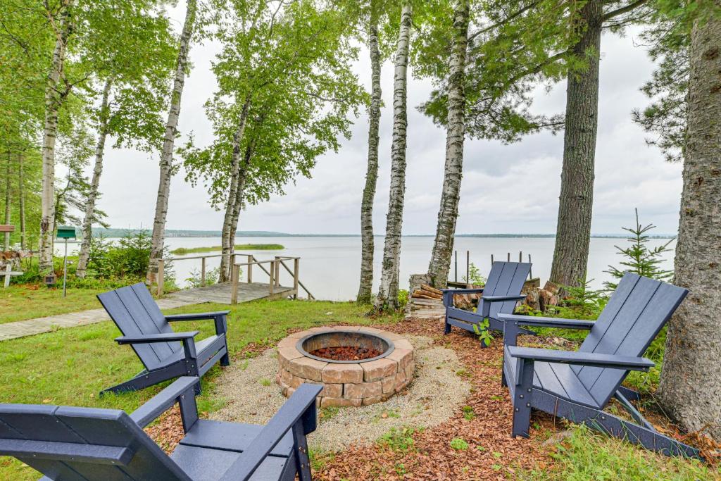 Less Than 2 Mi to Brimley State Park Lake Superior Home, Brimley (nove ...