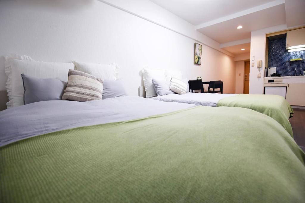 歌舞伎町の中心 ドンキホーテ 伊勢丹新宿へ便利 観光 ショッピング グルメが徒歩圏の都市型宿 QoSi, Tokyo (giá cập ...