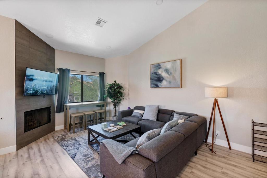 Fully Reno Condo Vaulted Ceiling and Tennis U007, Las Vegas (opdaterede ...