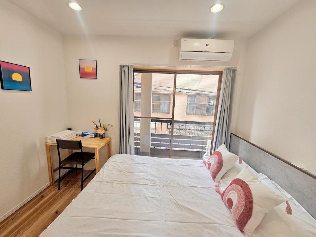 Asakusa Hanichi 203 Room, 4 min walk to Asakusa Temple, direct subway to Narita and Haneda ...