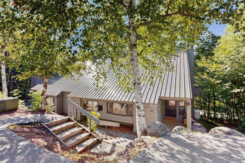 The Wolf Den, Lincoln (updated prices 2026)