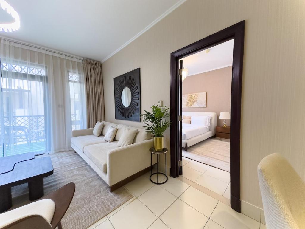 Central & Luxury 2BR, walk to Dubai Mall, Dubai (updated prices 2025)