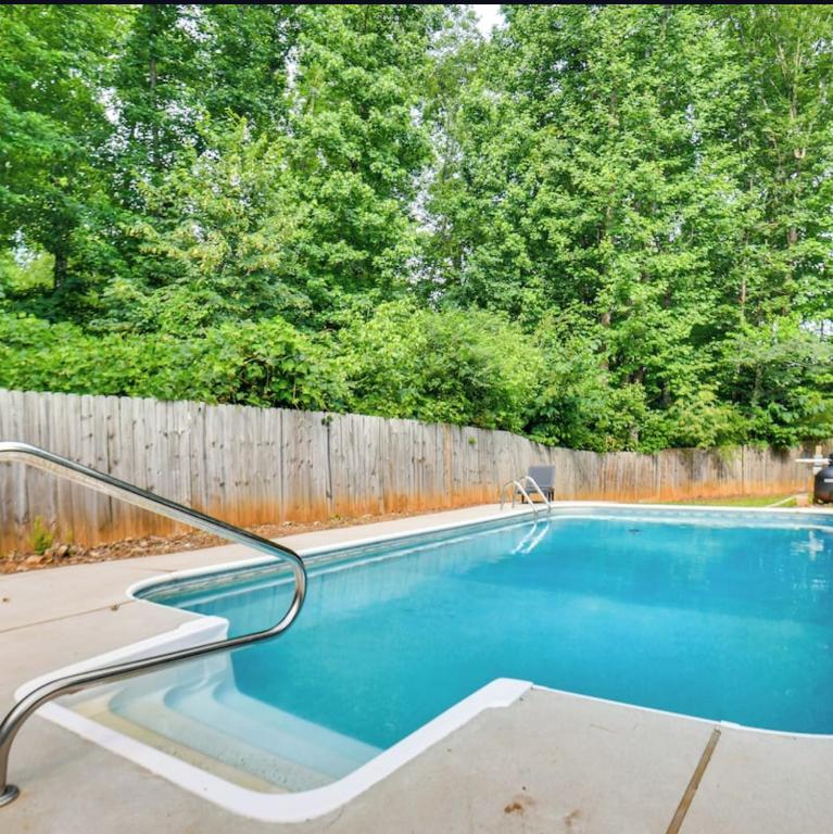 Stunning Private Villa in Monroe with Pool, Monroe (updated prices 2026)