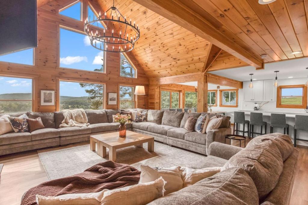 8BR Water View - Hot Tub 6 acres, Swanton (tarifs actualisés, 2026)
