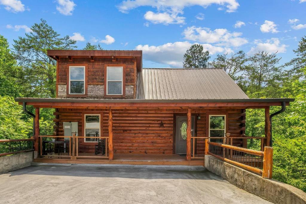 Pigeon Forge Cabin Stay With Games, View & Hot Tub, Pigeon Forge ...