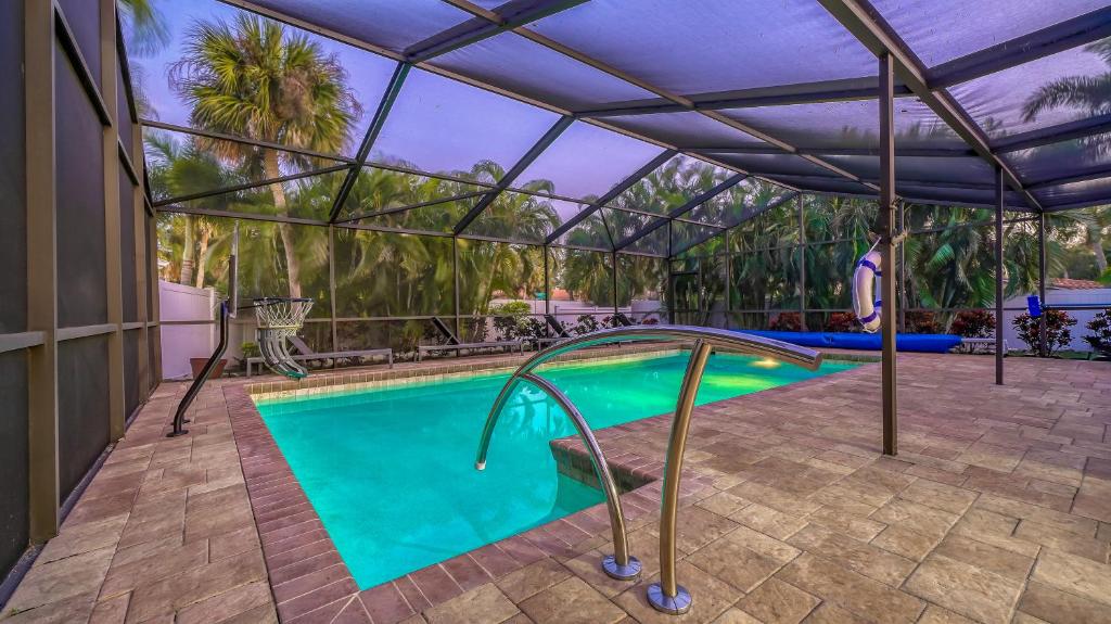 Casa Del Mar - Pet Friendly House on Siesta Key w/ Outdoor Patio ...