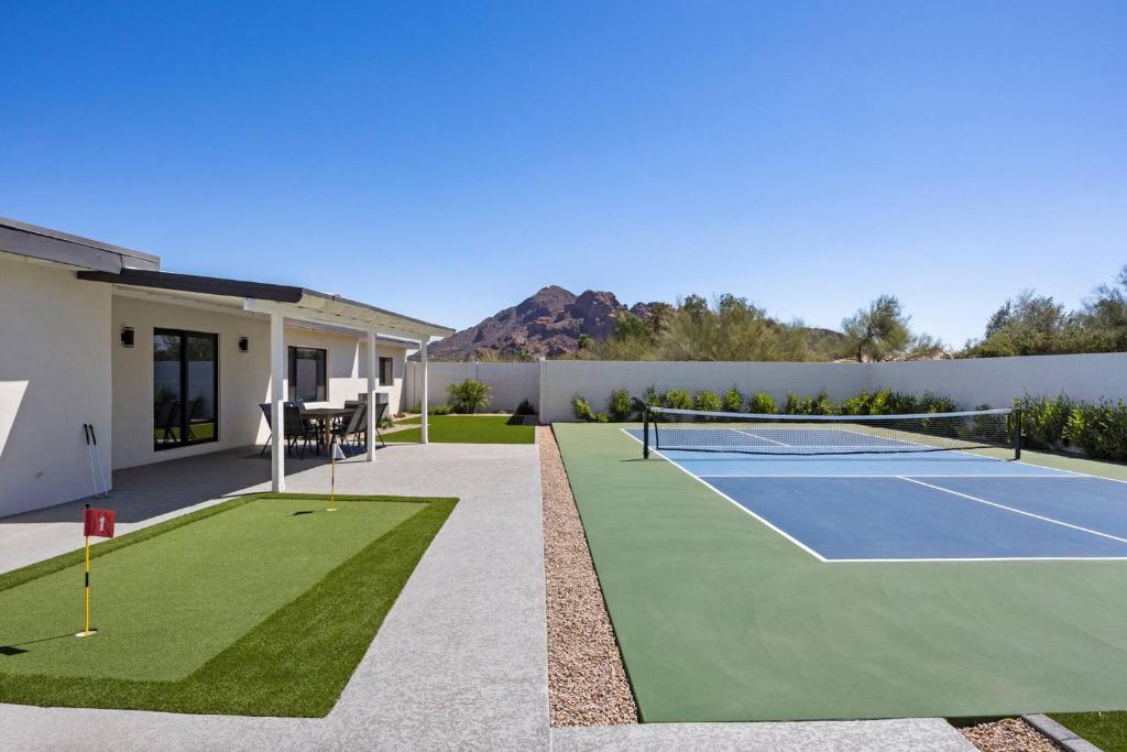 PV Getaway: Heated Pool and Private Pickleball!, Skotsdeila ...