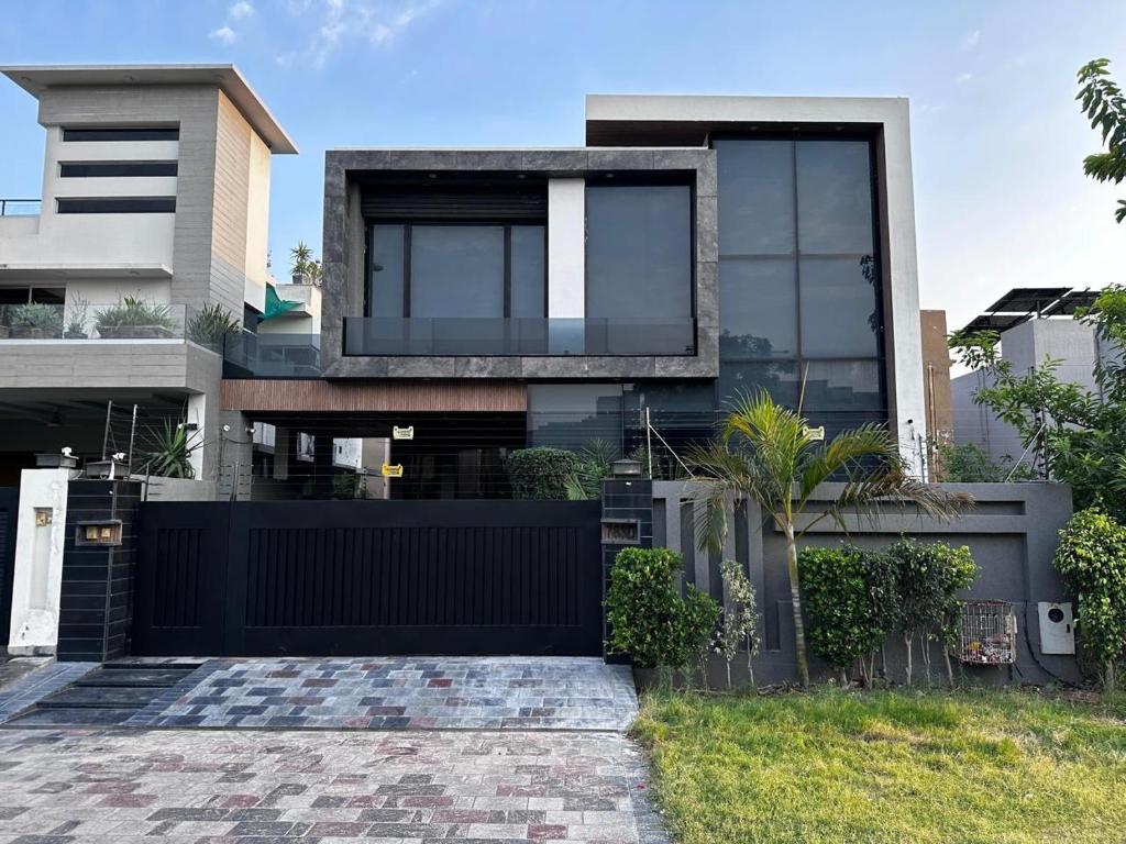 Modern Luxury, Entire House 4-Bedrooms in DHA, Lahore (updated prices 2026)