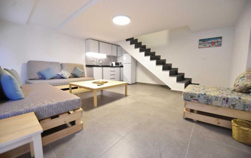 Sea Breeze Duplex Studio in Batroun Souk, 바트룬 (2025년 최신 요금)