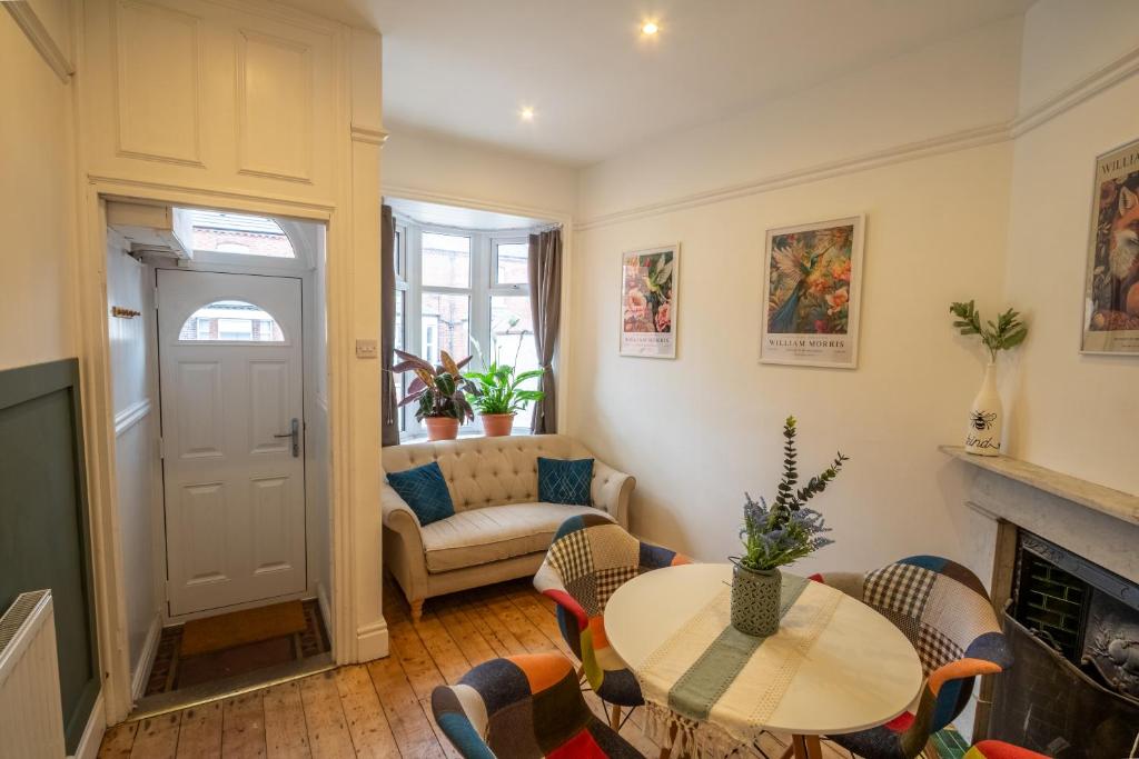 The Narrow House - Victorian house bursting with character & parking ...