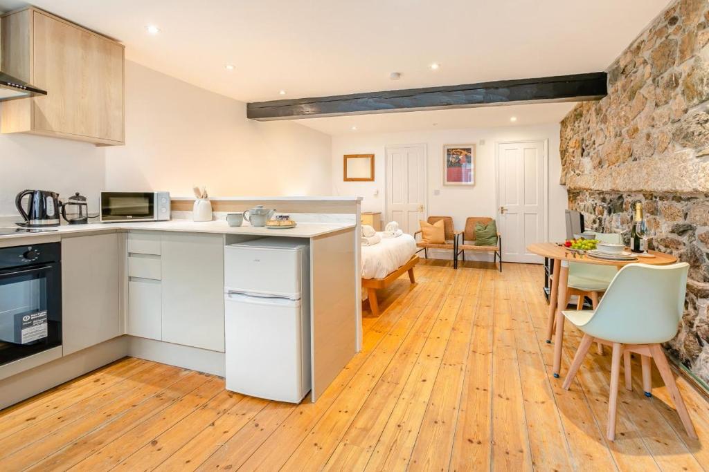 Netherton Island Road, St Ives (updated prices 2026)