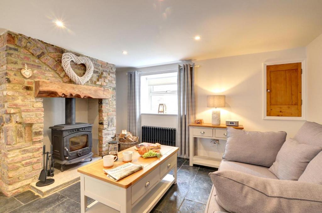 Bowline Cottage, Whitby (updated prices 2026)