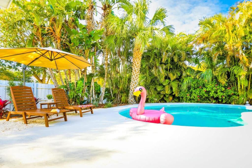 Paradiso Largo - 5 min Beach Pool Bikes Grill & Games, Largo ...