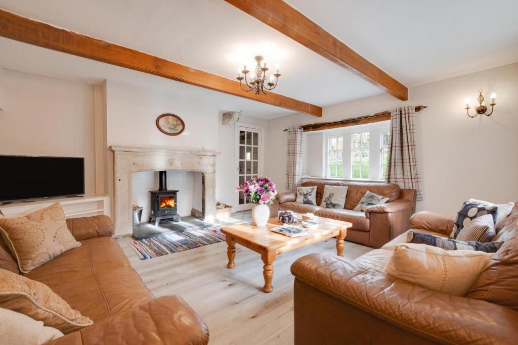 Lower Gill Farmhouse, Tosside (updated prices 2026)