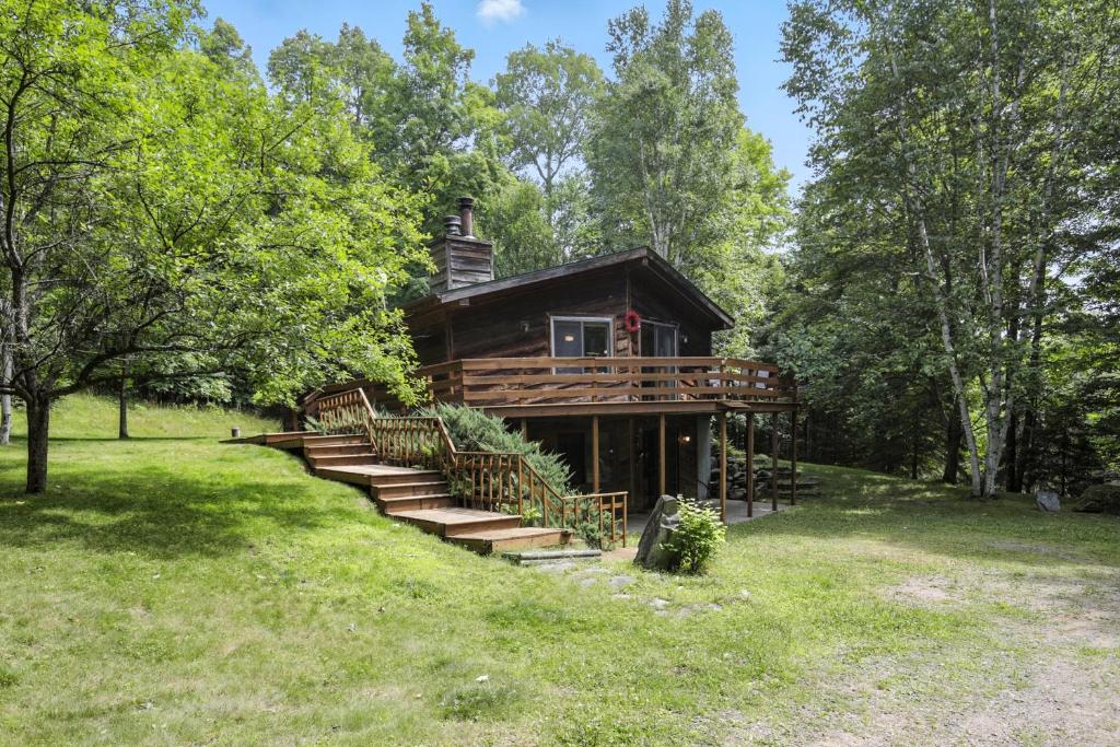 The Treehouse Lakes & Trails Cabin cabin, Phelps (актуальные цены 2025 ...