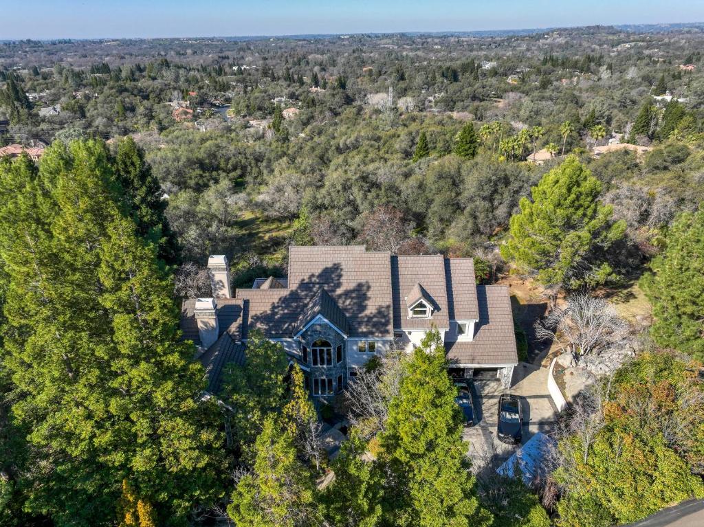 Vista De Lago Retreat Luxury Mansion with Pool and Theater, Granite Bay ...