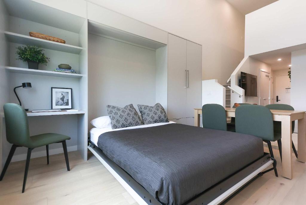 Loft at The Crescent Sleeps 4 to 6, Rossland (updated prices 2026)