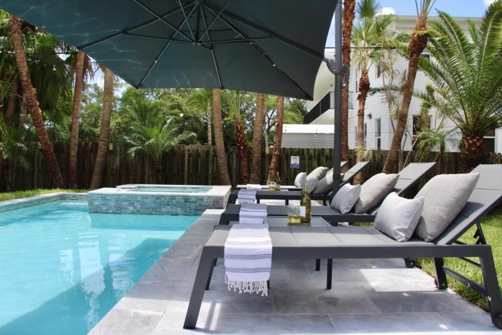 Fox Private Resort- Near Downtown & Beach home, Fort Lauderdale (preços ...