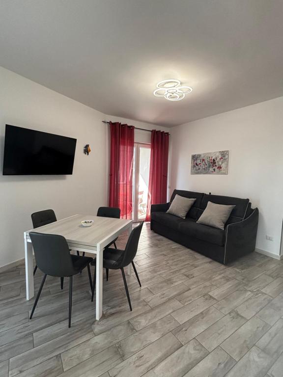 Casa Larry, Marino (updated prices 2025)