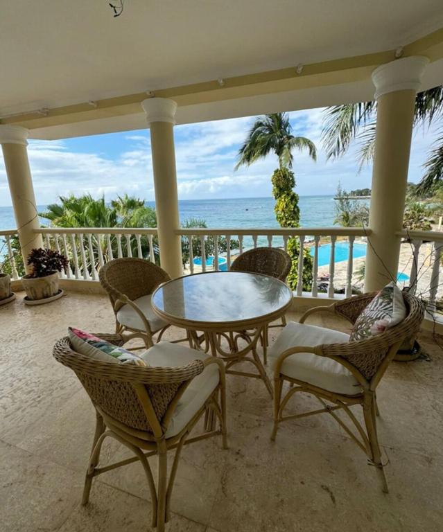 Hispaniola Beach Ocean view Beachfront 8C4, Сосуа (оновлені ціни 2025 року)