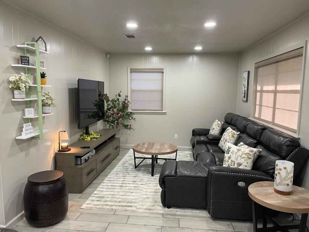 HomeSuite Cabin near Choctaw Casino Fun, Hugo (updated prices 2025)