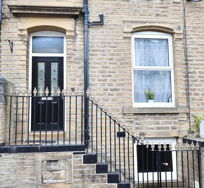 Cosy 3 Bed Home, Holywell Green, Greetland (preços atualizados 2025)