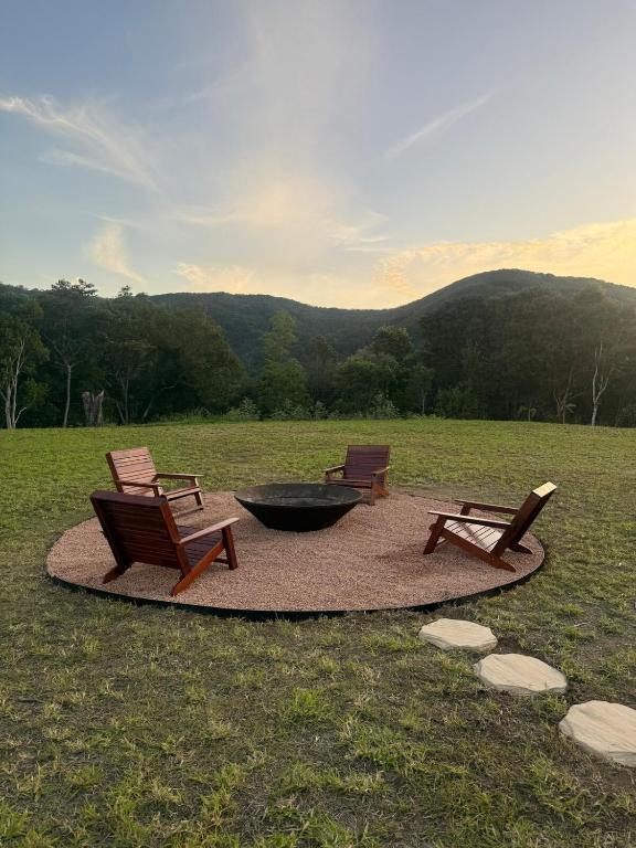 Private Treehouse Villa and Outdoor Bath, Kin Kin (atnaujintos 2026 m ...