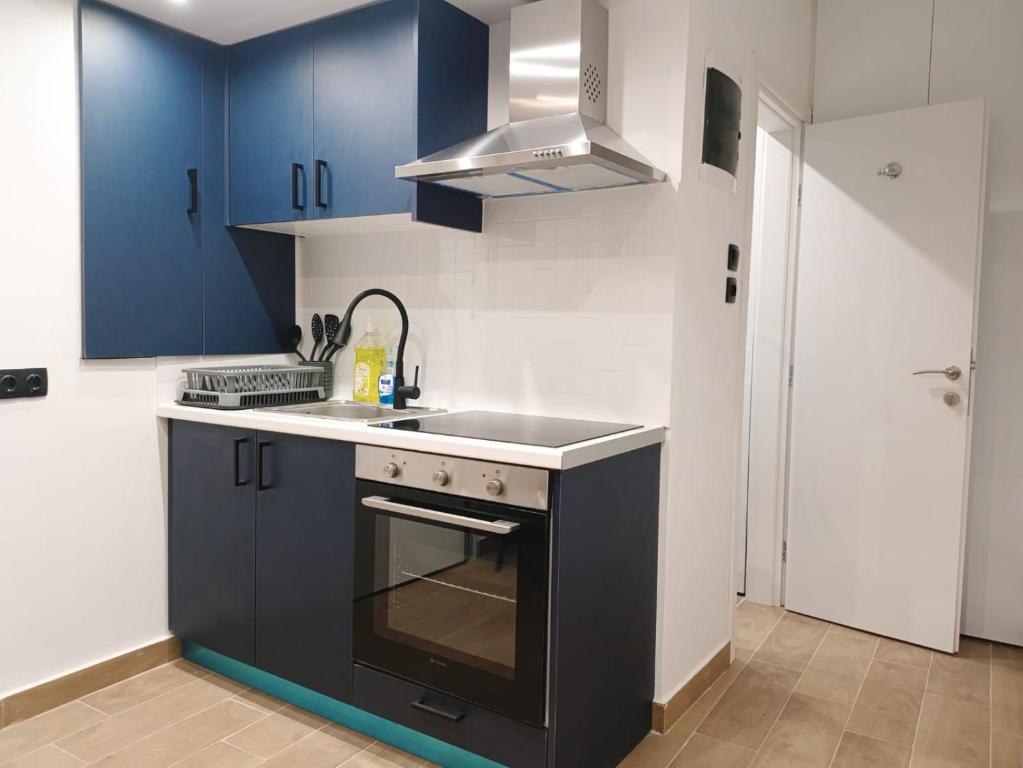 Blue Beach Apartment in Athens Alimos Kalamaki, Athen (prisene ...