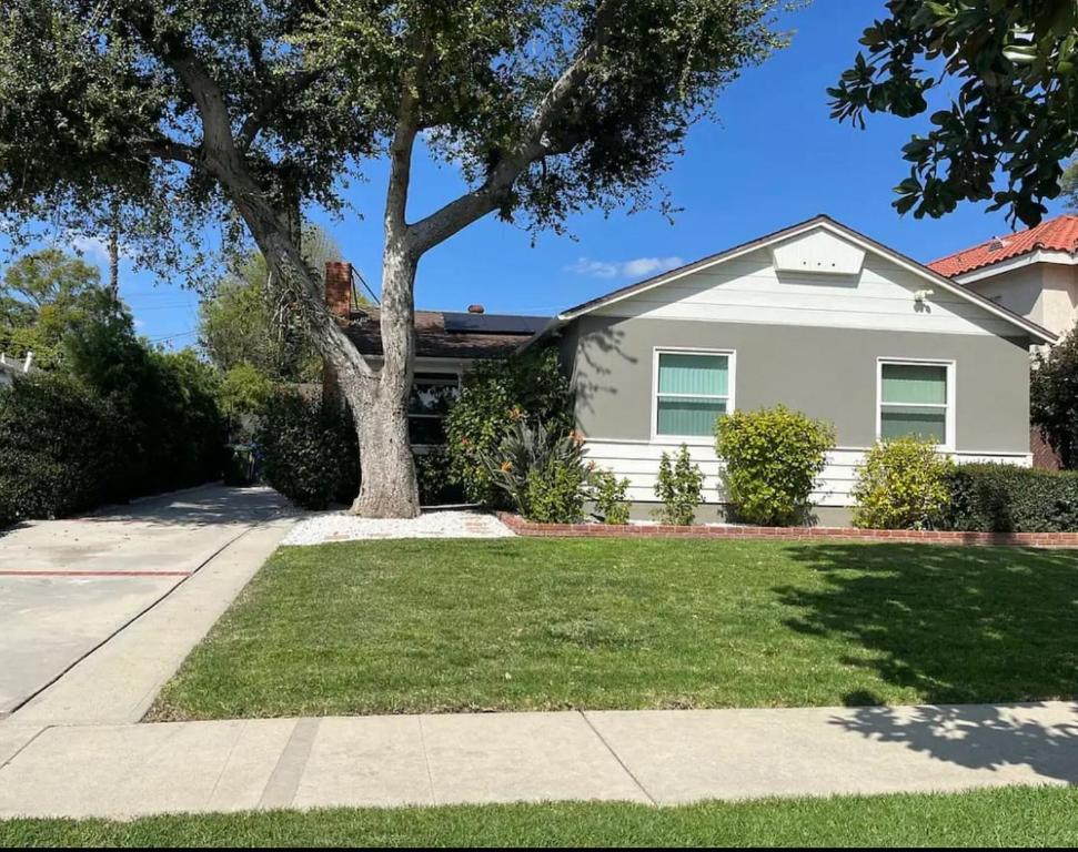 Northridge 3BR 2BA Home with Pool on a Tree-Lined street, Close to CSUN ...