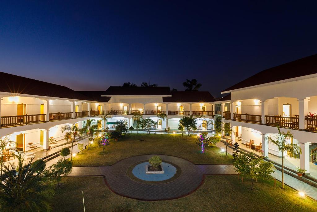 Hotel Earth Light, Chitwan National Park, Sauraha (updated prices 2026)