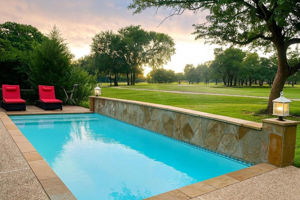 Golfers' Paradise 3BR Single House with Private Pool & Golf Course View ...