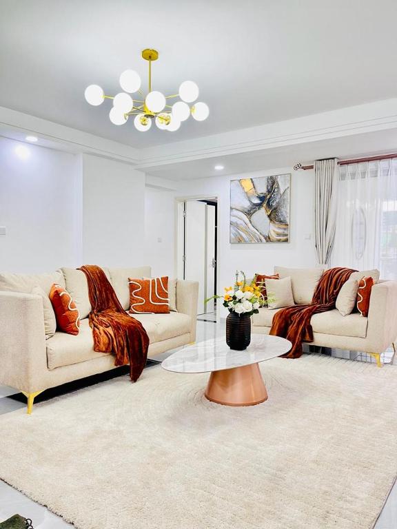 elegant luxury three bedroom apartment with swimming pool fully ...