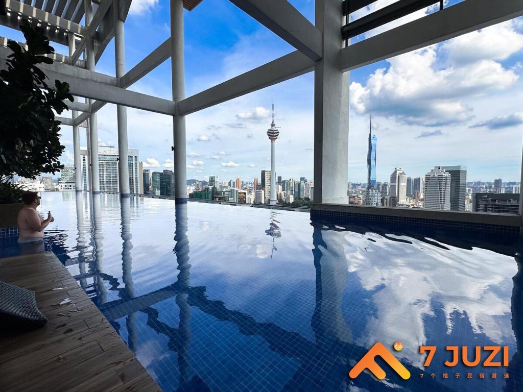 KLCC 23A Premium 1B1R with Best View Infinity Pool and Netflix 1080HD, Kuala Lumpur ...