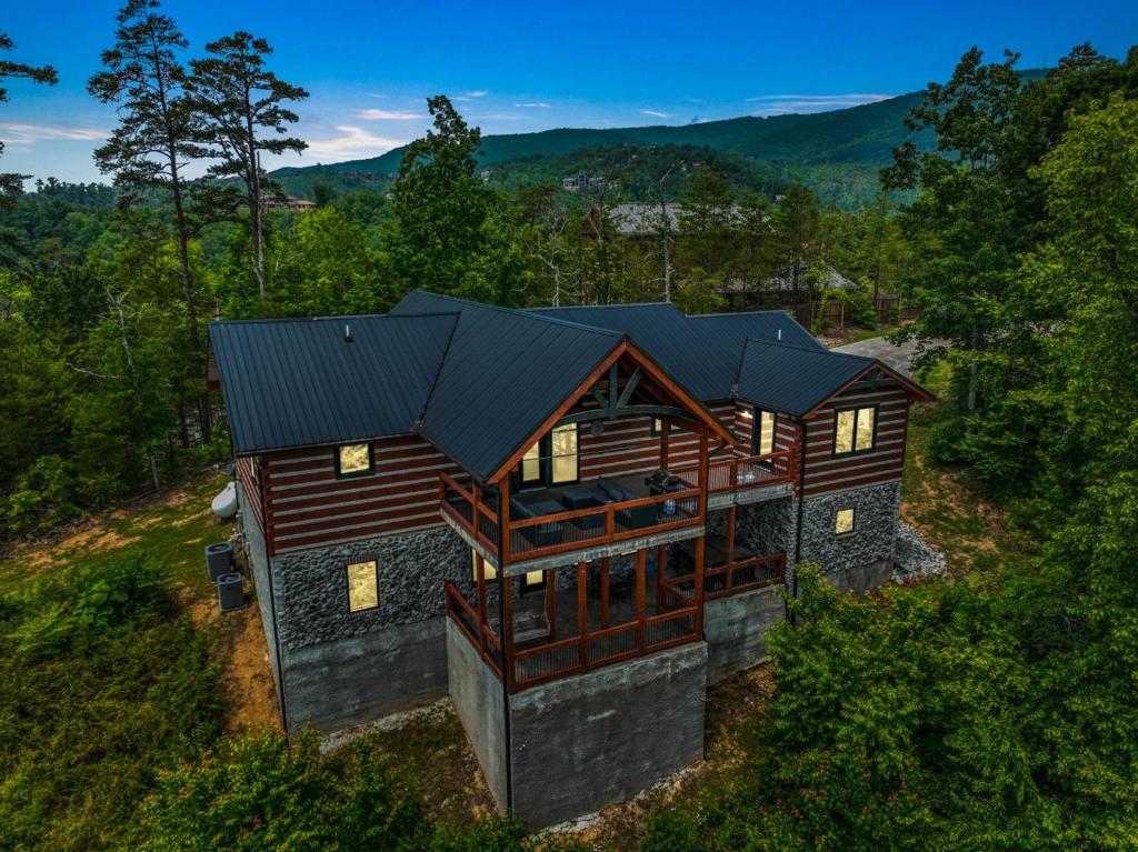 The View- Hot Tub -Theater- Mini Golf- Pool Table, Sevierville (updated ...