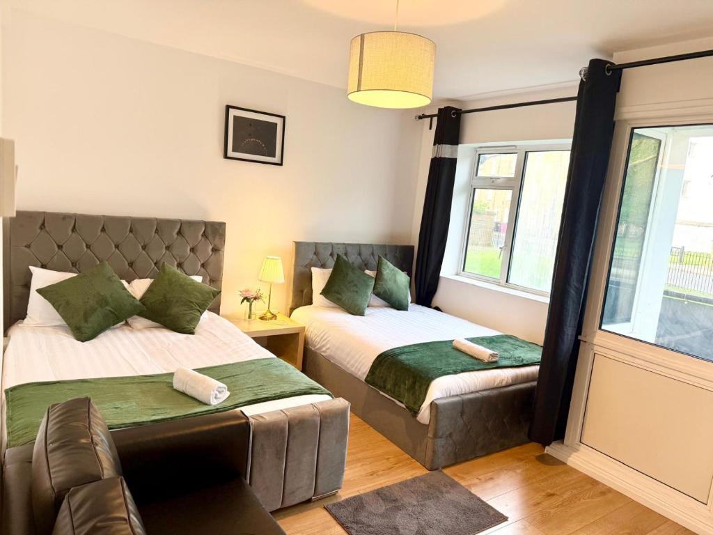 Canary Wharf O2 Excel Apartment with Balcony & City View, London (updated prices 2026)