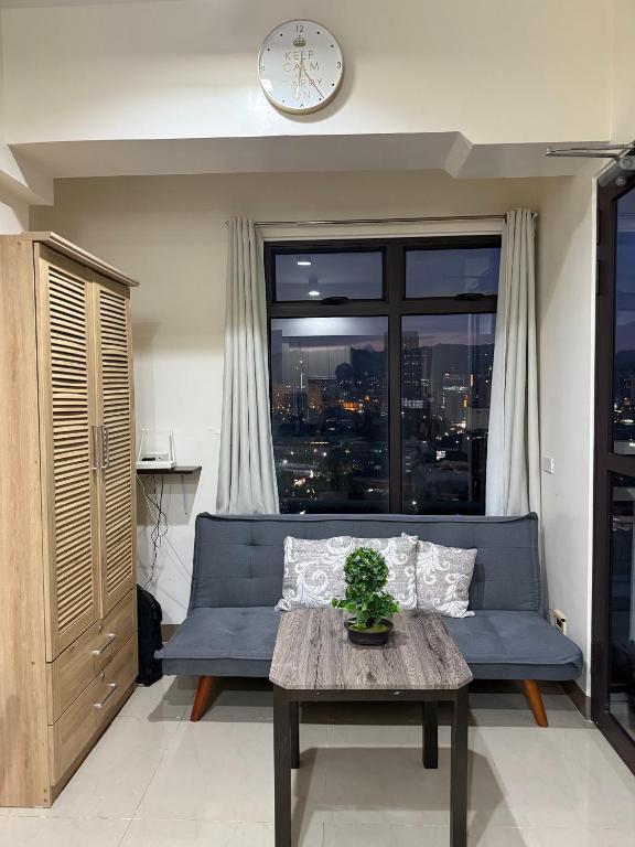 Heart of Cebu Cozy Studio with Pool, Gym, Wifi and Netflix near Cebu ...