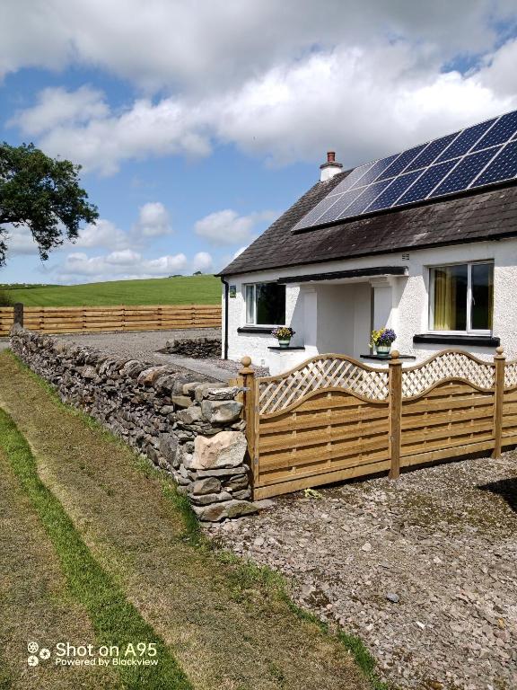 Barnbackle Cottage, Shawhead (updated prices 2026)