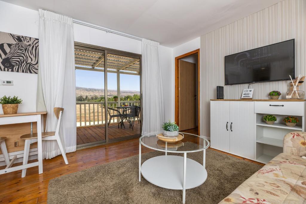 אלומה- בוטיק בטבע, Sheʼar Yashuv (updated prices 2026)