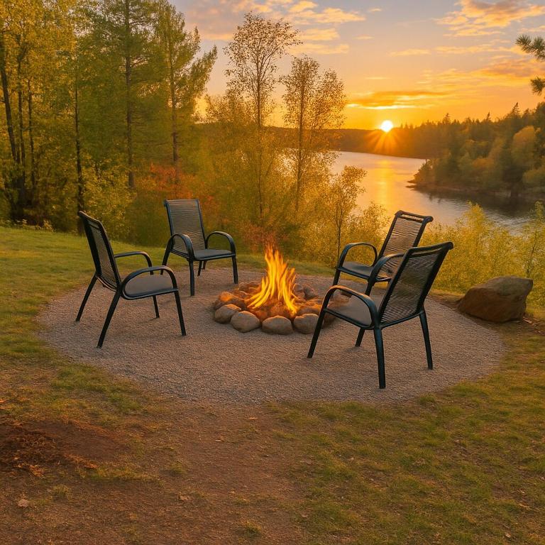 Peaceful Year Round Lakefront Getaway Nickel Lake, Fortfrānsisa ...