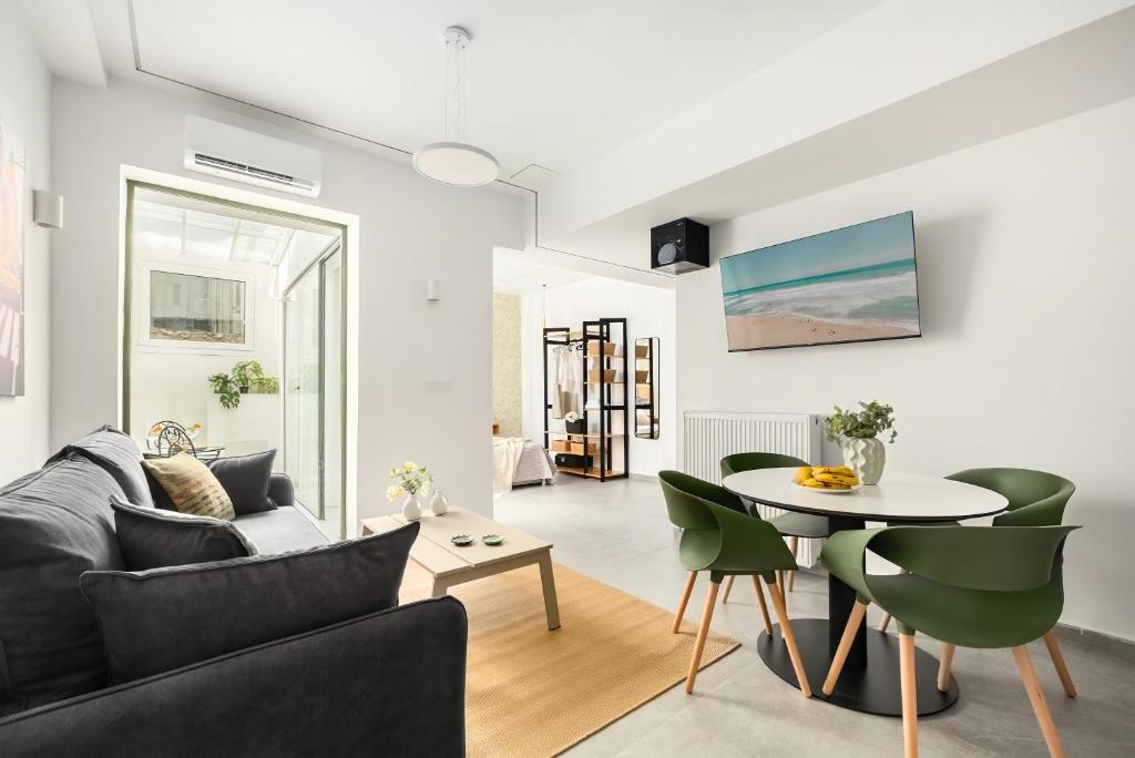 Soultani 12 Aparthotel by Harmony HomesAway, Афины (актуальные цены ...