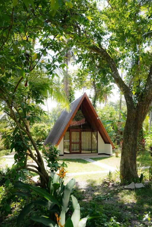 Coco Breeze Cabanas - free Airport pick up or drop off 24H, Katunayake ...