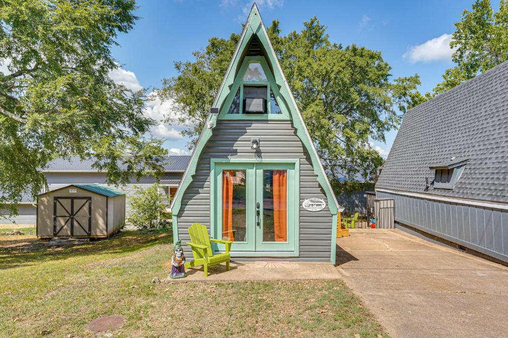 Cozy Cabin with Deck and Boat Launch Access in Lampe!, Lampe ...