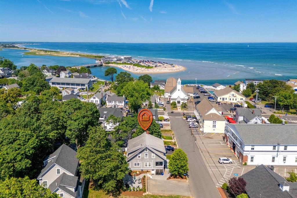 Steps to Beach & Downtown OGT - Screened in Porch, Ogunquit (updated ...