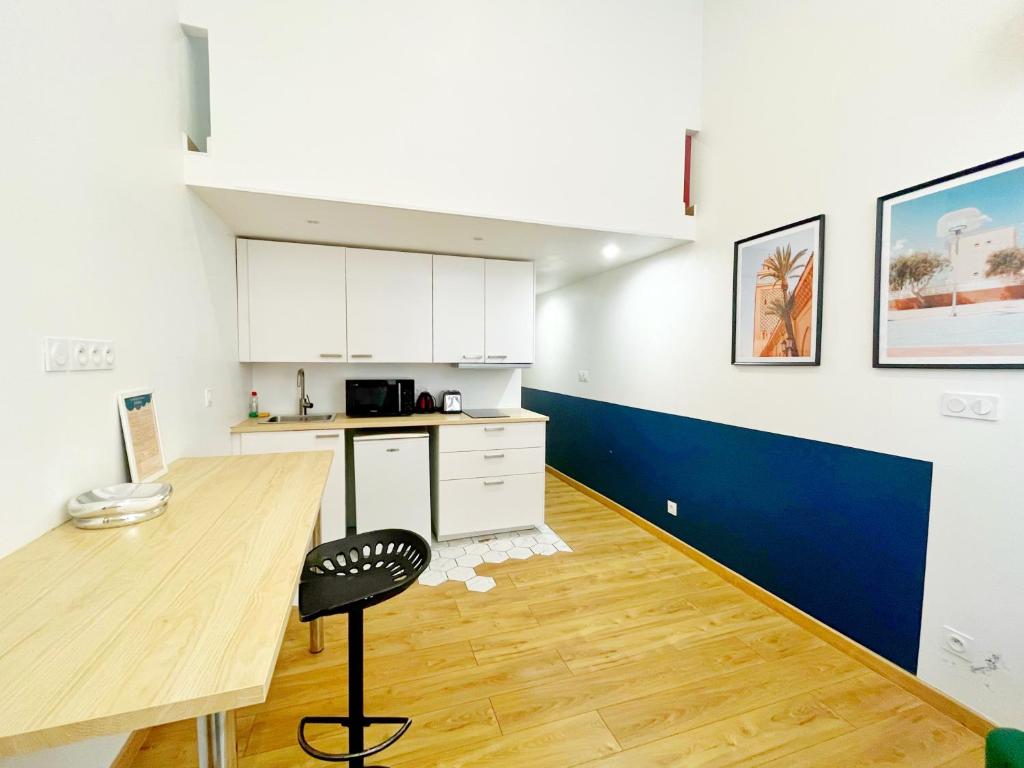 Elyan - studio 2 personnes - check in h24 - wifi, Vilerbanas ...