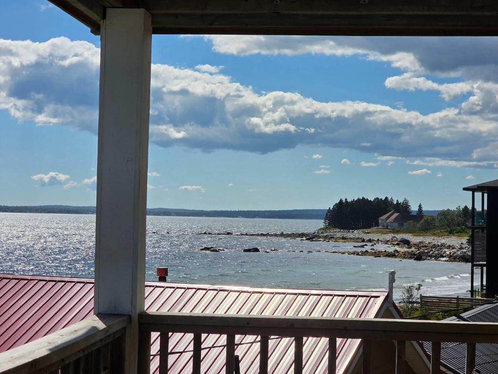 Hunts Point Rustic Coastal Retreat Deluxe Suite, Summerville Centre ...