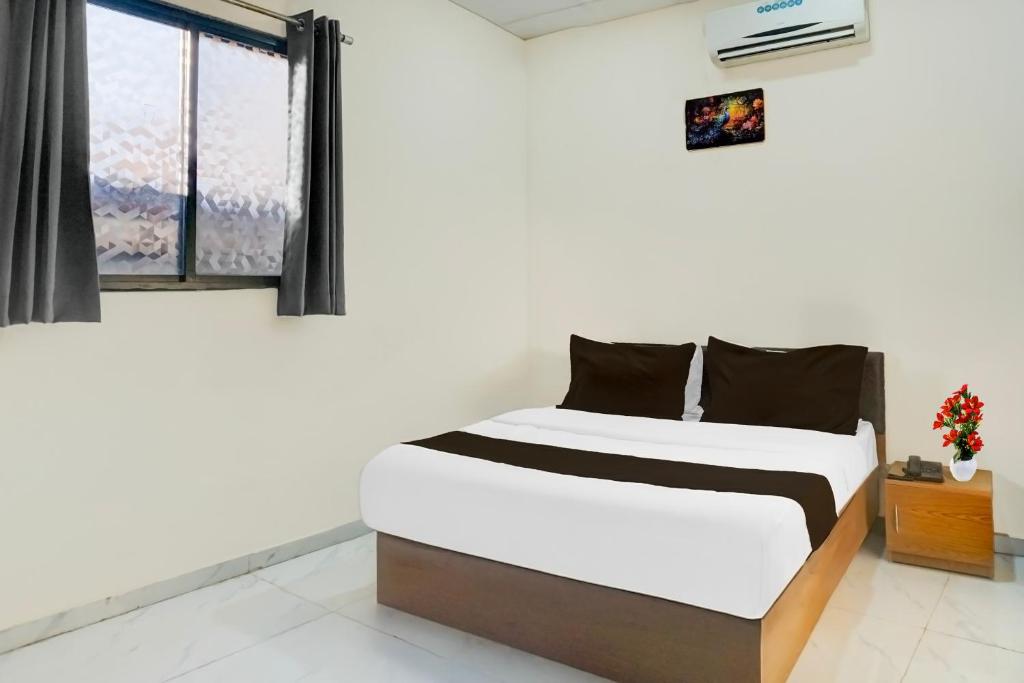 Collection O Talwade, Pune (updated prices 2025)